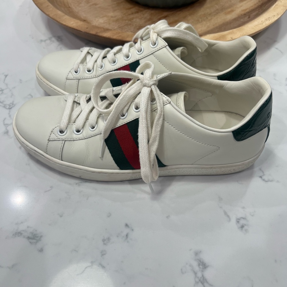 Authentic Gucci Shoes (Receipt Will Be Included) - Gem